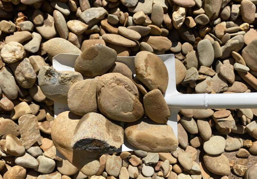 50-75m river pebbles - Danly
