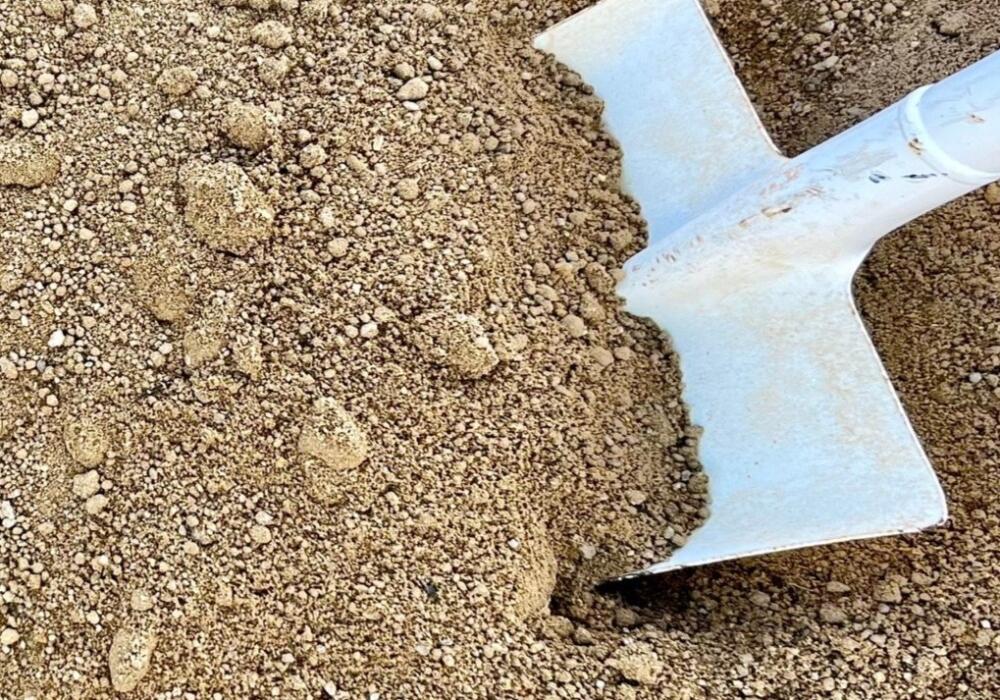 Granitic toppings - Danly